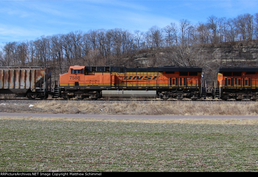 BNSF 7588
